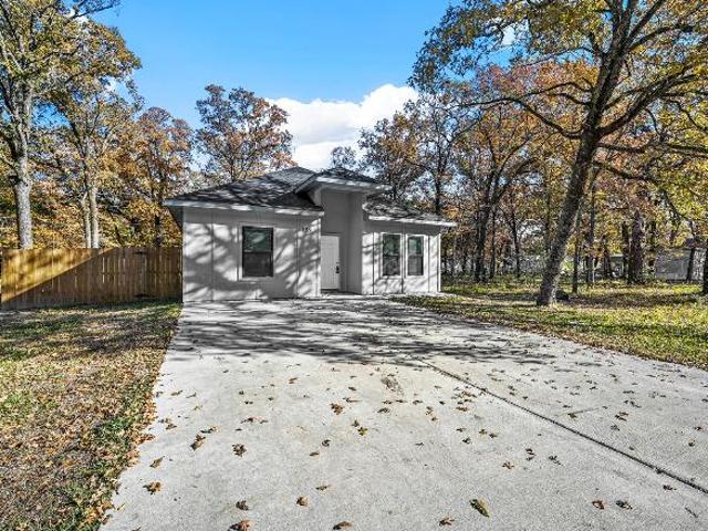 3 Br, 2 bath, Single Family 129 Arapaho Trail