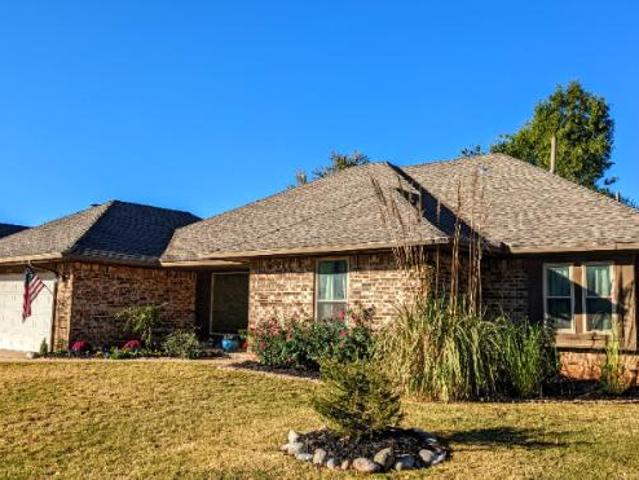 3 Br, 2 bath, Single Family 13005 Silver Eagle Trl