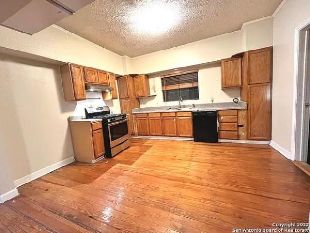 3 Br, 2 bath, Single Family 1306 Berlin St