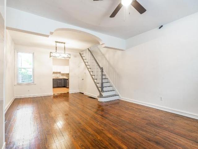 3 Br, 2 bath, Single Family 1316 N Hollywood St