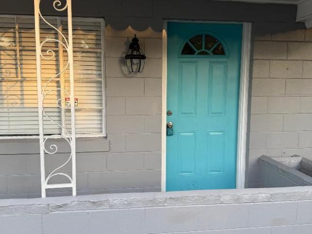 3 Br, 2 bath, Single Family 1318 Divot Ln