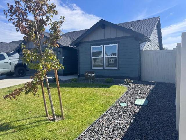3 Br, 2 bath, Single Family 1318 Michele Ave