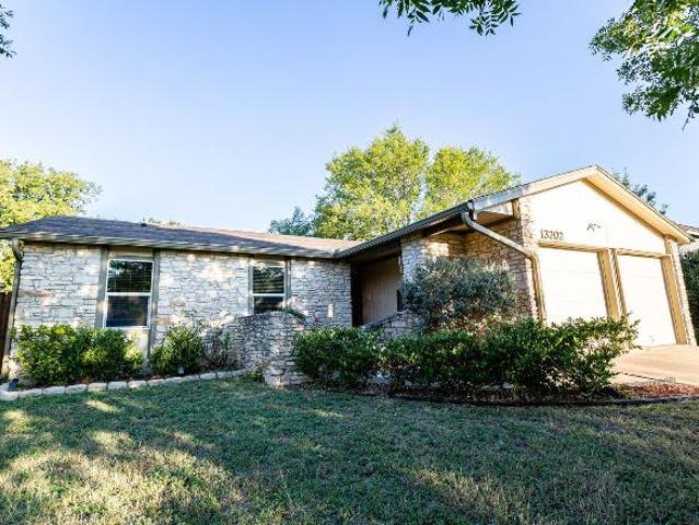 3 Br, 2 bath, Single Family 13202 Rampart Street