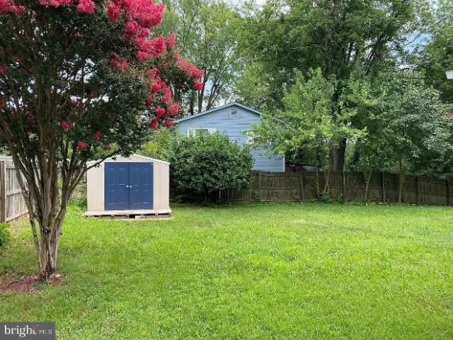 3 Br, 2 bath, Single Family 13223 Hawthorn Ln