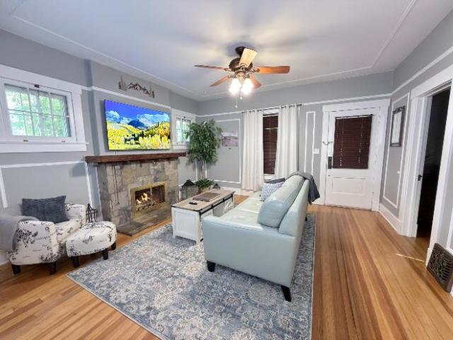 3 Br, 2 bath, Single Family 1326 E Platte Ave