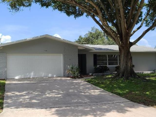 3 Br, 2 bath, Single Family 1329 Fairfield Drive