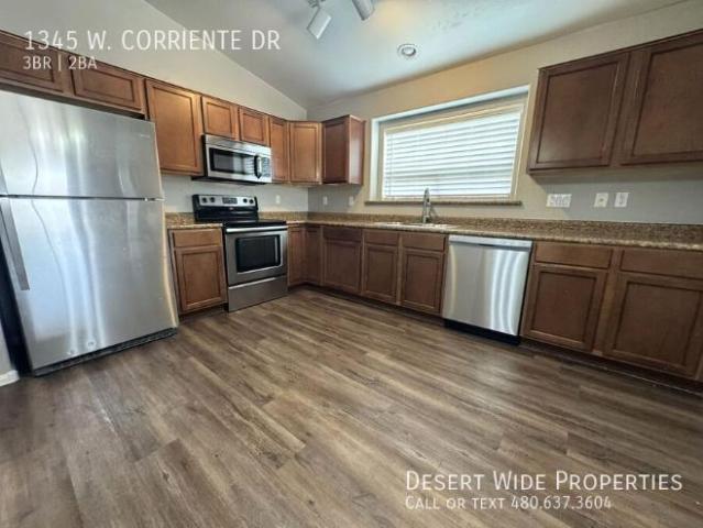 3 Br, 2 bath, Single Family 1345 W Corriente Dr