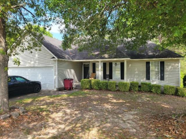 3 Br, 2 bath, Single Family 134 Windwood Dr