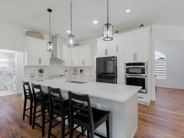 3 Br, 2 bath, Single Family 13590 Jonquil Place