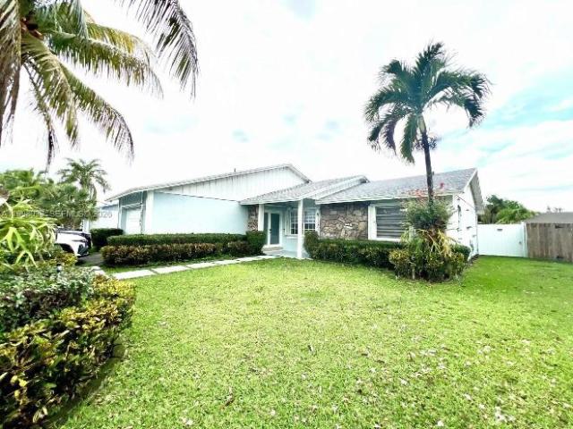 3 Br, 2 bath, Single Family 1361 N Fieldlark Ln