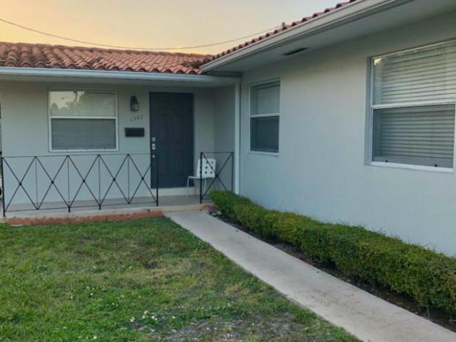 3 Br, 2 bath, Single Family 1362 SW 67th Ave