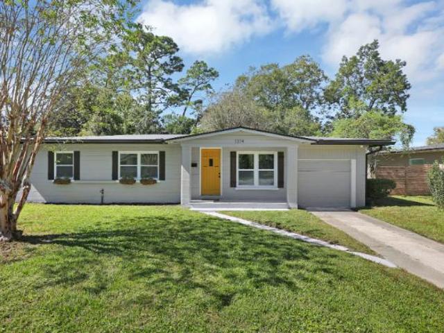 3 Br, 2 bath, Single Family 1374 Murray Dr