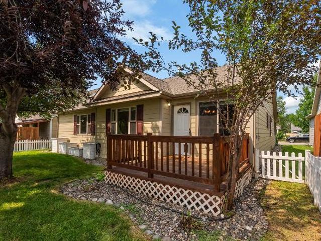 3 Br, 2 bath, Single Family 1397 N River Rock