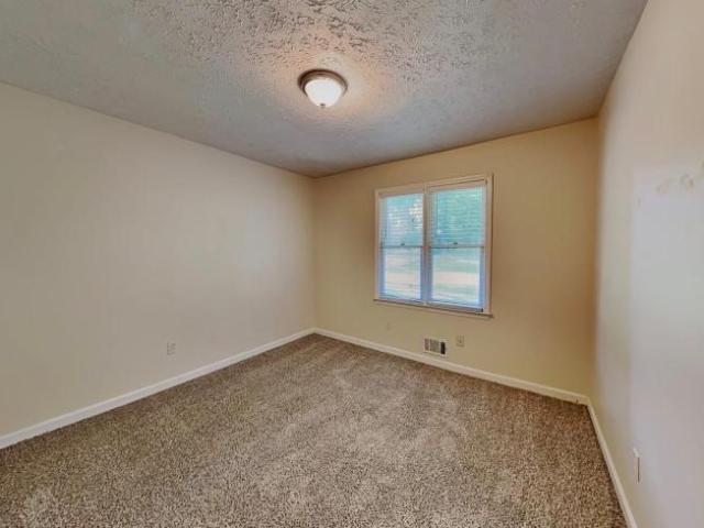 3 Br, 2 bath, Single Family 139 Cedar Ridge Trail