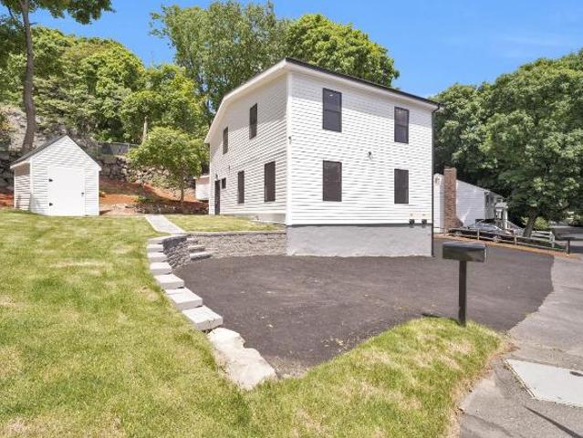 3 Br, 2 bath, Single Family 1 Rockingham Avenue