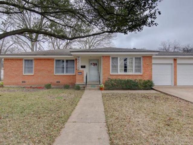 3 Br, 2 bath, Single Family 2408 N 49th St