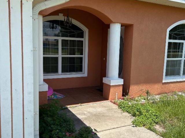 3 Br, 2 bath, Single Family 2429 N Cochrane Rd