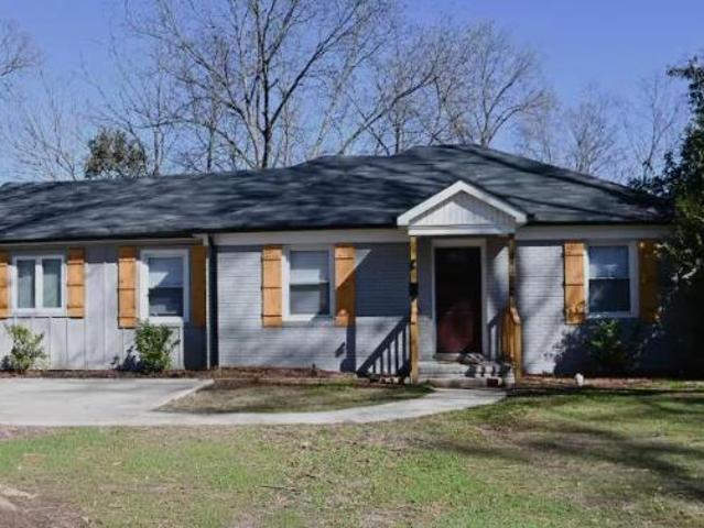 3 Br, 2 bath, Single Family 2429 Remount Rd