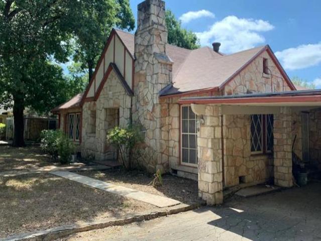 3 Br, 2 bath, Single Family 244 W Hermosa