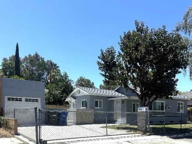3 Br, 2 bath, Single Family 24675 Shepardson Dr