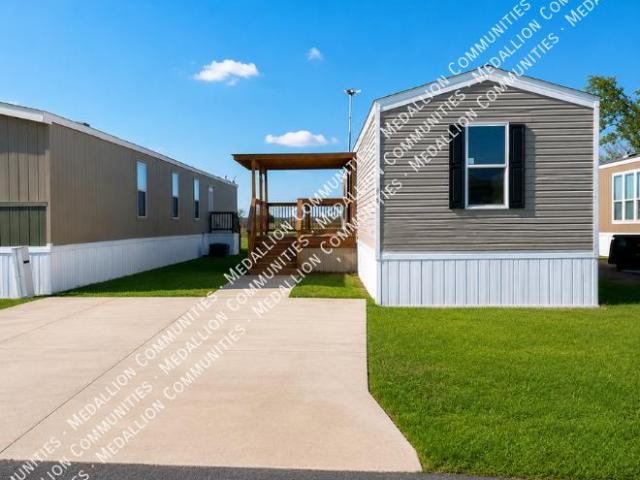 3 Br, 2 bath, Single Family 246 Grove Ln