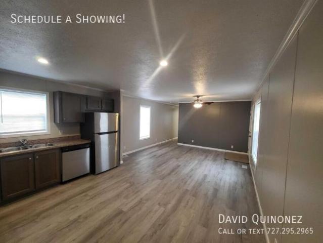 3 Br, 2 bath, Single Family 248 S Blackwood Dr