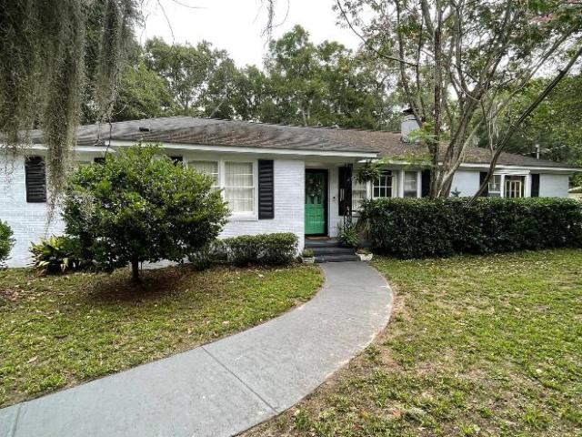 3 Br, 2 bath, Single Family 24 Pine Dr