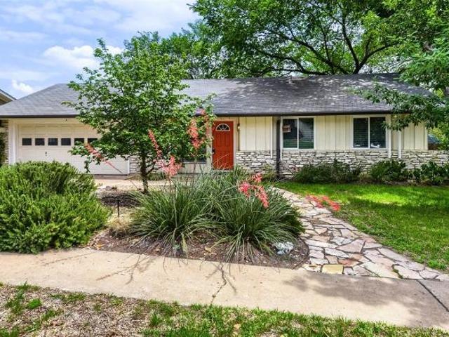 3 Br, 2 bath, Single Family 2501 Audubon Place