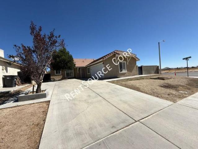 3 Br, 2 bath, Single Family 2501 Summerchase Ave