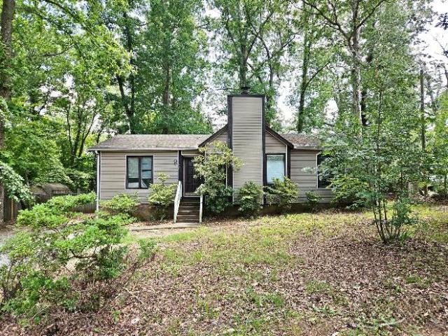 3 Br, 2 bath, Single Family 2503 Harley Dr
