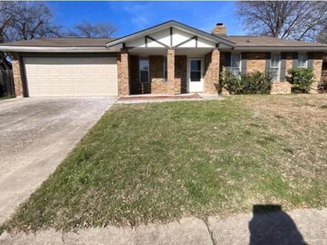 3 Br, 2 bath, Single Family 2503 Lohse Rd