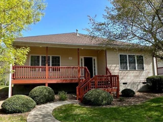 3 Br, 2 bath, Single Family 250 Highland Golf Dr