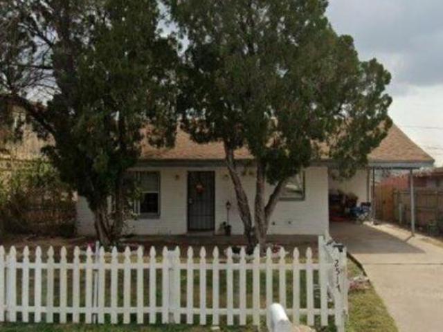 3 Br, 2 bath, Single Family 2517 Lindberg Ave