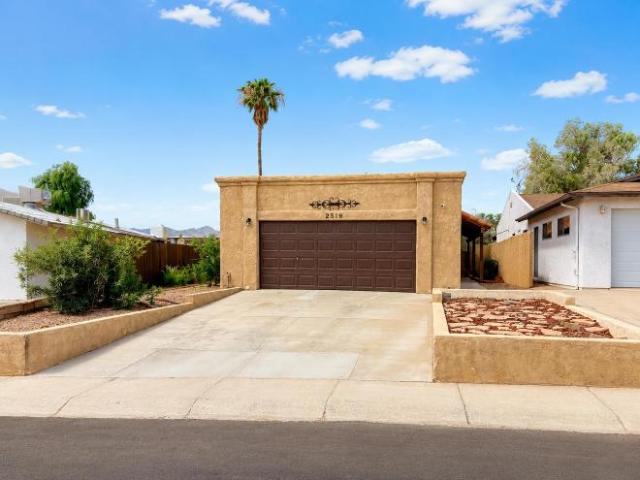 3 Br, 2 bath, Single Family 2519 Country Club Dr