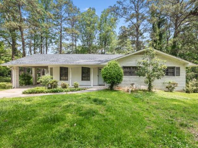 3 Br, 2 bath, Single Family 2523 Ben Hill Rd