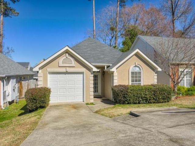 3 Br, 2 bath, Single Family 2525 Commons Trace Dr