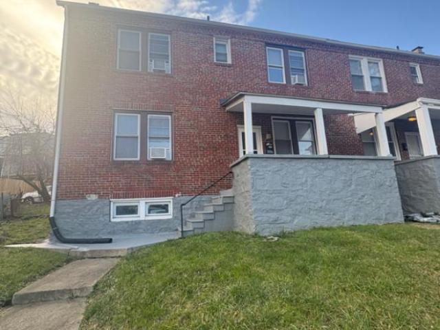 3 Br, 2 bath, Single Family 2525 W Cold Spring Ln