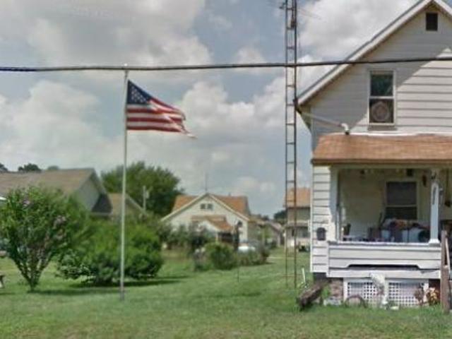 3 Br, 2 bath, Single Family 2531 Indiana Way NE