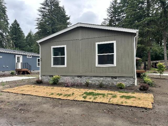 3 Br, 2 bath, Single Family 2535 70th Ave Sw