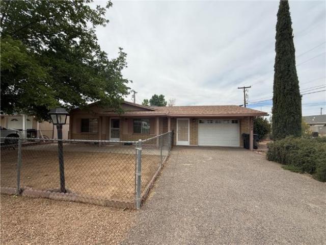 3 Br, 2 bath, Single Family 2545 Kemp Avenue
