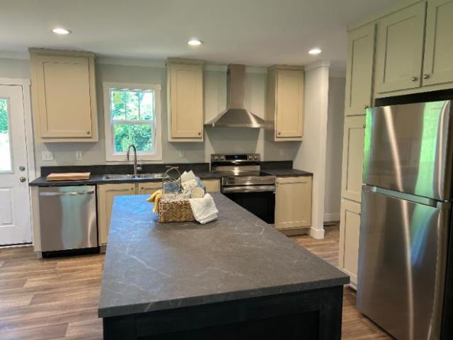3 Br, 2 bath, Single Family 254 Brooklyn Rd
