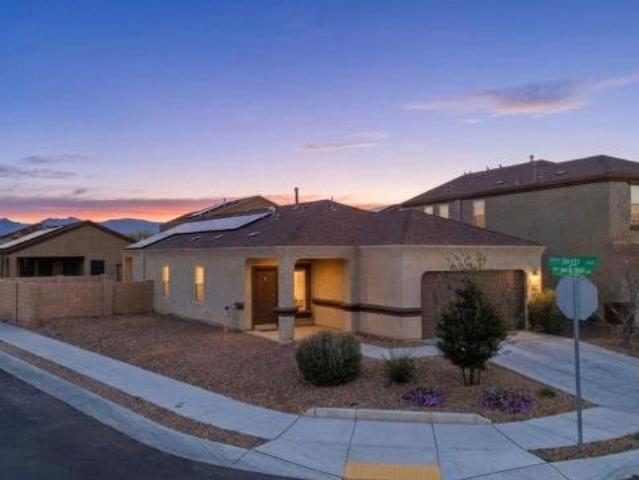 3 Br, 2 bath, Single Family 2557 E Calle Joya De Ventura