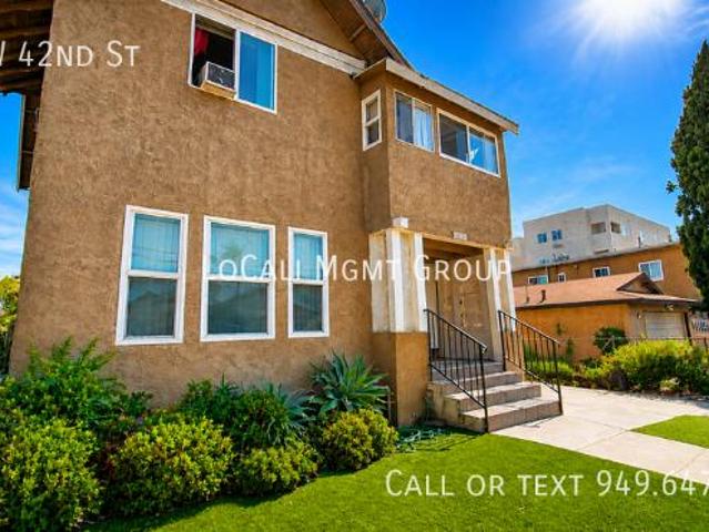 3 Br, 2 bath, Single Family 256 W 42nd St