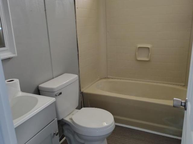 3 Br, 2 bath, Single Family 25 Carson Ave