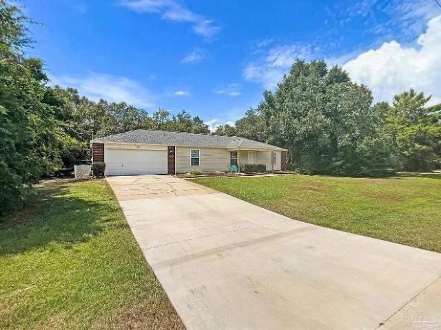 3 Br, 2 bath, Single Family 2601 Edgewood Dr