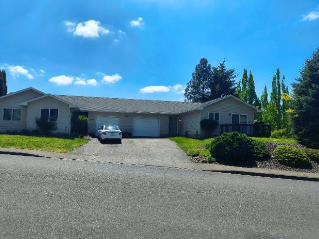 3 Br, 2 bath, Single Family 2620 Vintage Ave SE