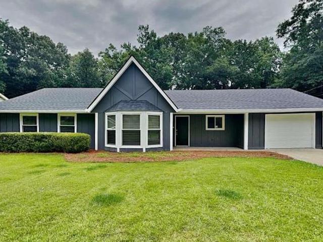 3 Br, 2 bath, Single Family 2621 Hereford Ct SW