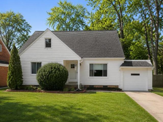 3 Br, 2 bath, Single Family 26230 Briardale Avenue