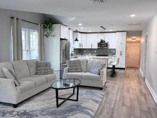 3 Br, 2 bath, Single Family 2635 Michigan Ave