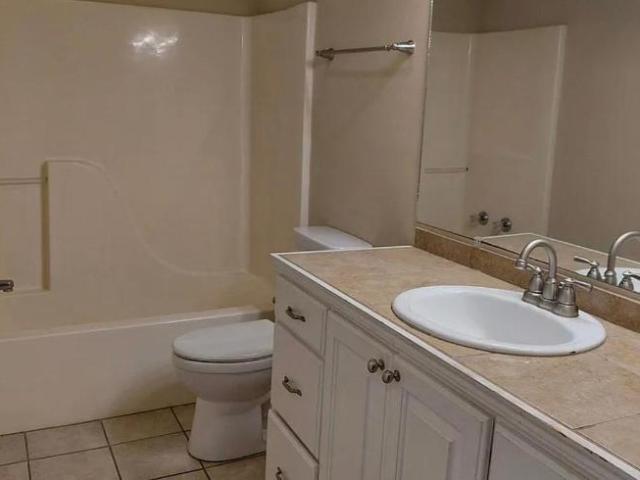 3 Br, 2 bath, Single Family 2636 Whiteleigh Ct NE